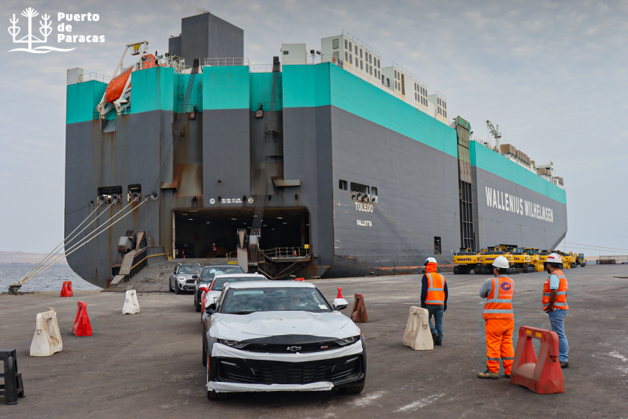 PUERTO DE PARACAS DESCARGA 1,600 VEHÍCULOS PROCEDENTES DE PANAMÁ